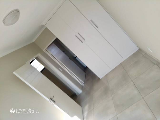 Unfurnished room in a house | Clairvaux Road, Randb... – Roomies.co.za