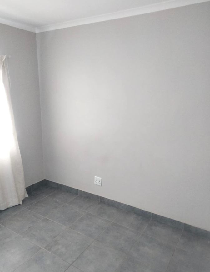 Shared unfurnished room in an apartment | Diagonal... – Roomies.co.za