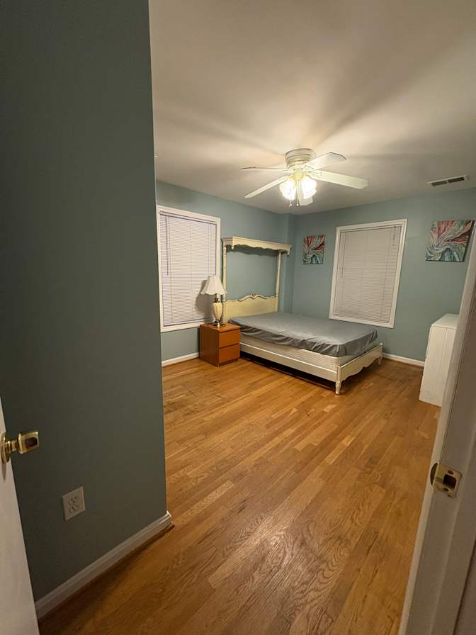 Shared unfurnished room in a house | Freeland Road, A... – Roomies.com